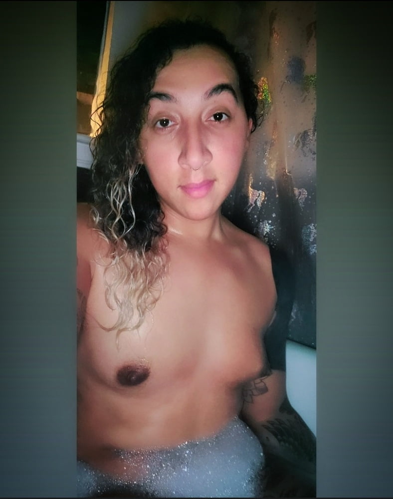 Wet And Wild With Ts Ricky Lynn 4 Pics Xhamster